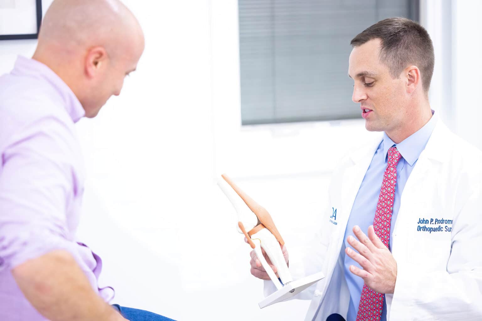 Understanding Patellar Tendonitis: Causes, Symptoms, and Treatment ...