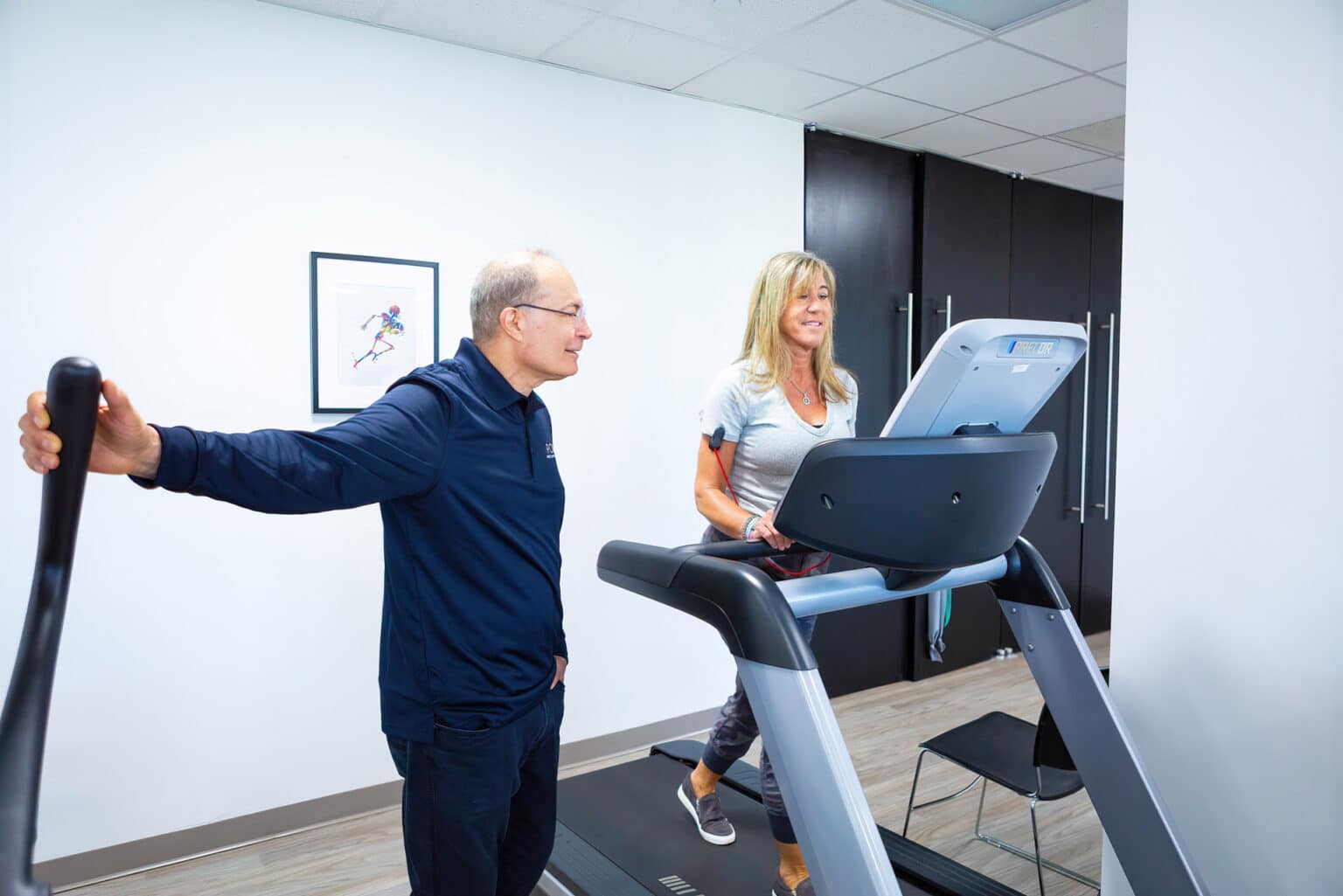 IT Band Stretches: Safe Relief for Outer Knee and Hip Tightness ...