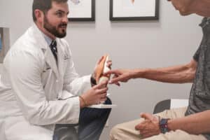 Why Does My Knee Pop? Common Causes of Knee Pain. - Princeton ...