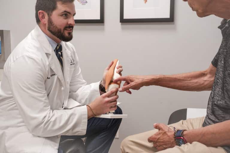 Why Does My Knee Pop? Common Causes of Knee Pain. - Princeton ...
